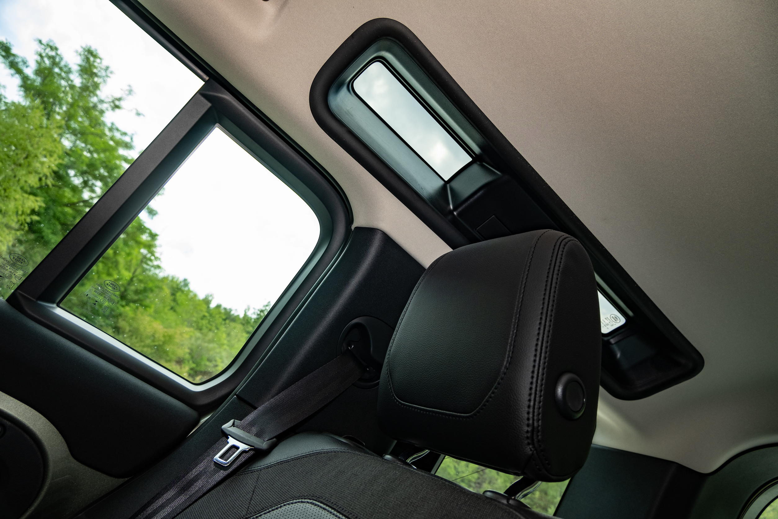 Praxistest Land Rover Defender 110: Gelände-Legende mit High-Tech-Touch ...
